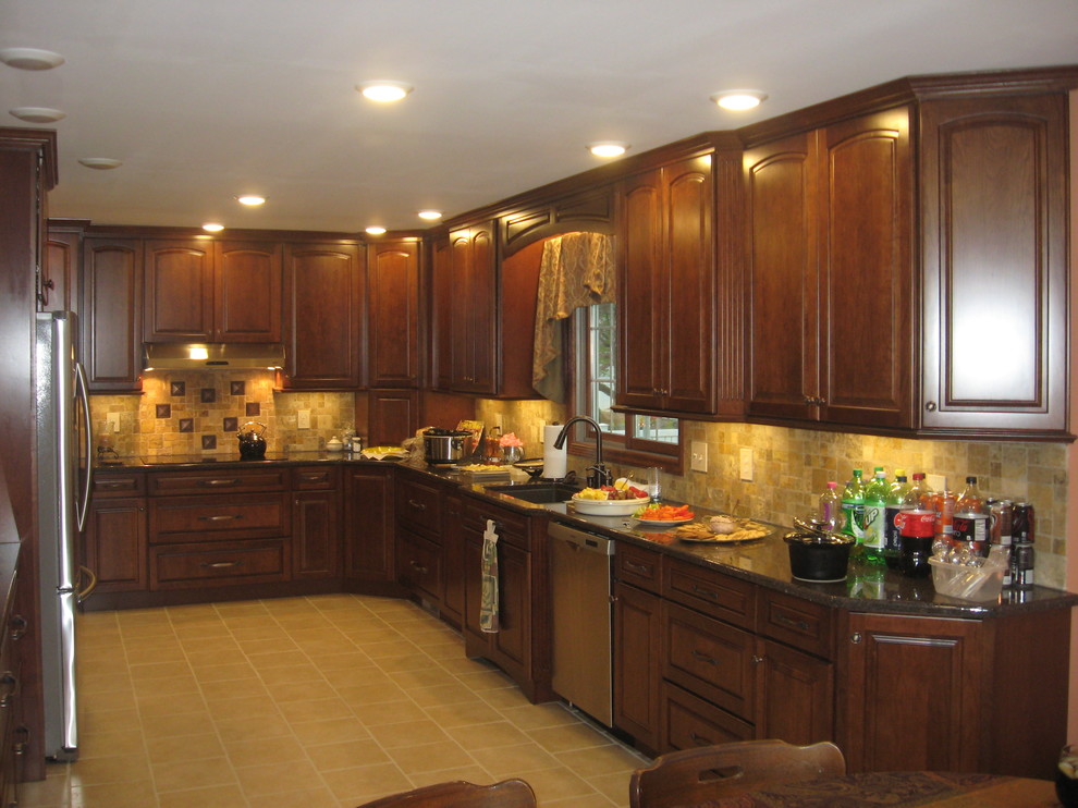 Kraftmaid Northfield Cherry Chestnut Kitchen - Traditional - Kitchen ...