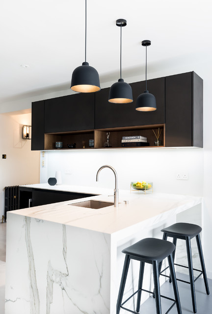 L Shape Kitchen in a modern London apartment - Modern - Kitchen ...