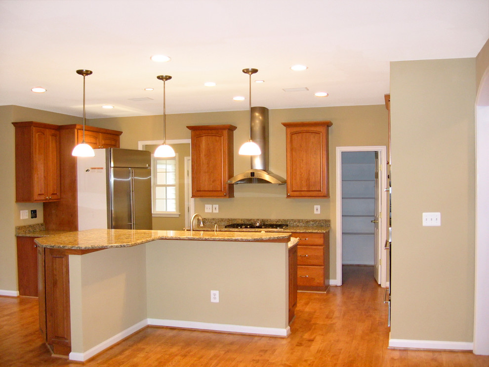 L-Shaped Designed Counter Tops - Traditional - Kitchen - DC Metro - by ...