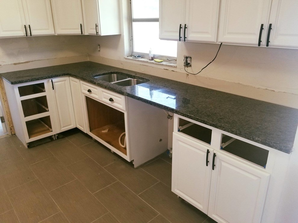 L-Shaped Kitchen Countertop_2 - Modern - Kitchen - Tampa - by KB ...