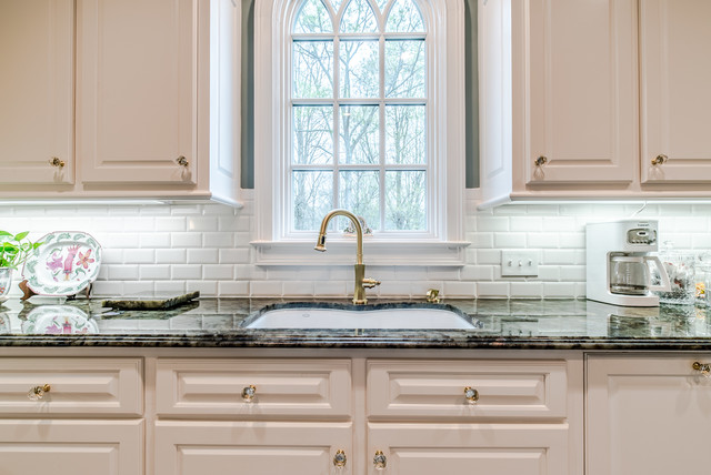 Labradorite Madagascar Quartzite Kitchen Countertops - Clásico - Cocina ...