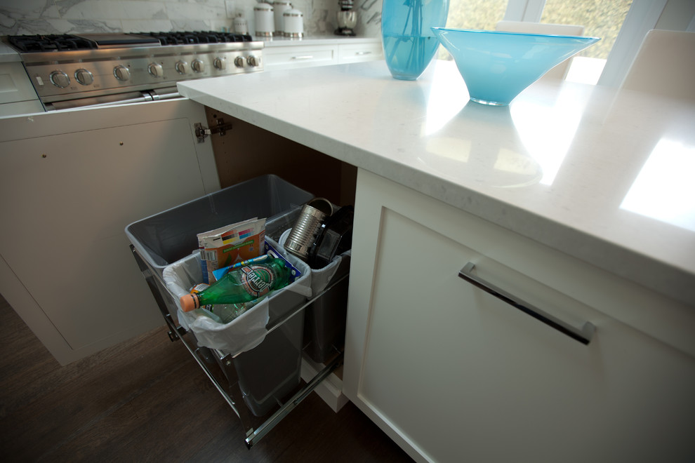 Ladner - Contemporary - Kitchen - Vancouver - by Sofo Kitchens | Houzz
