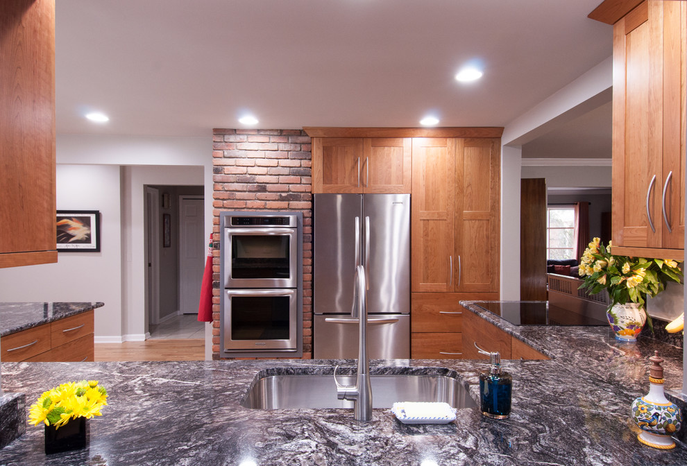 LaFata Kitchen - Modern - Kitchen - Detroit - by Lafata Cabinets | Houzz