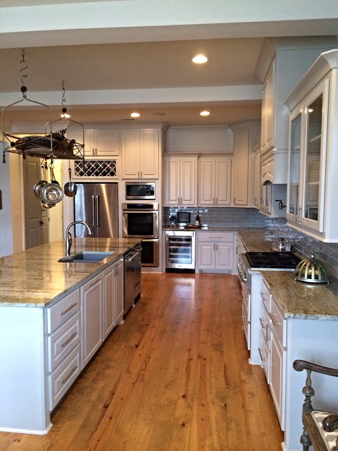 Lake Caroline - Classique Chic - Cuisine - Jackson - par Historically ...