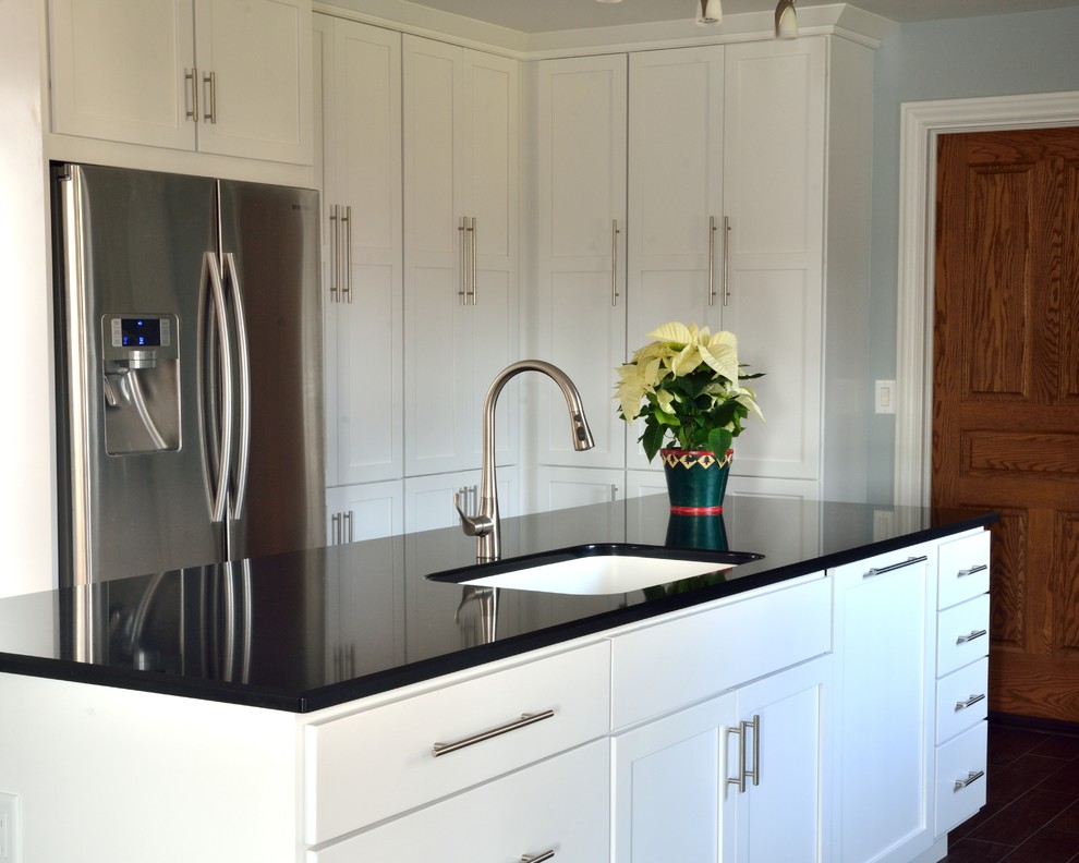 Lake Home on Lake LeAnn - Transitional - Kitchen - Jackson - by Gail ...