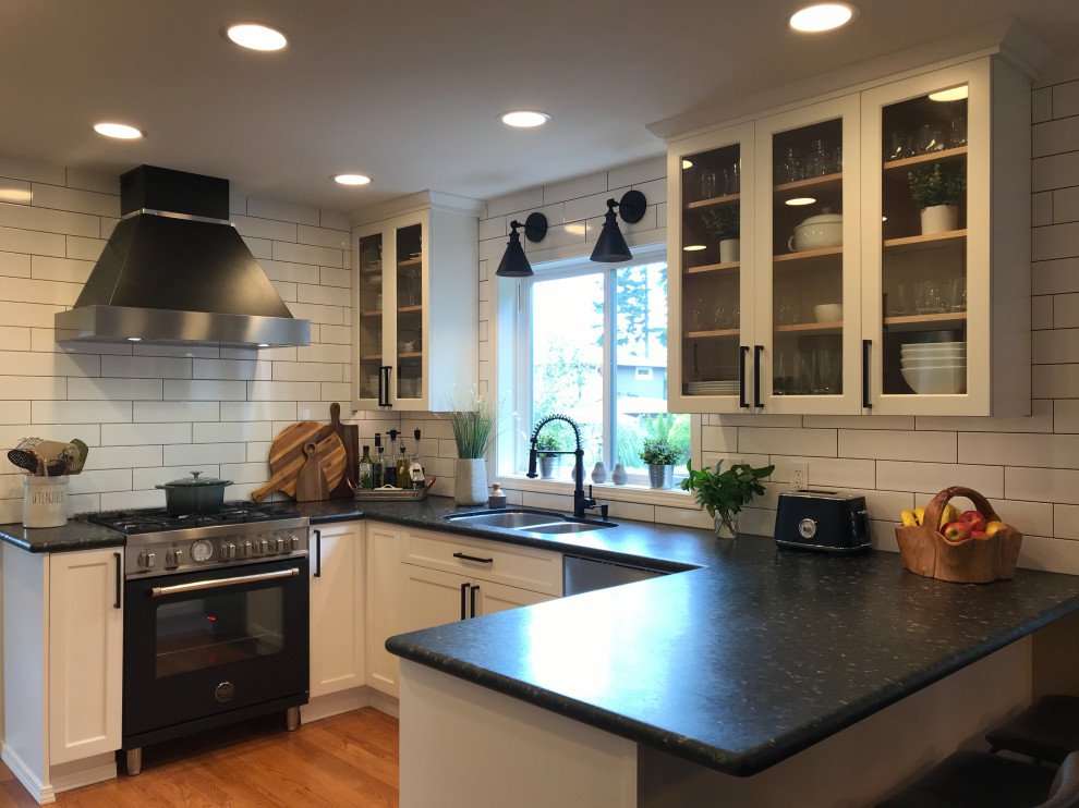 Lake House Kitchen - Transitional - Kitchen - Seattle - by Bjorck ...