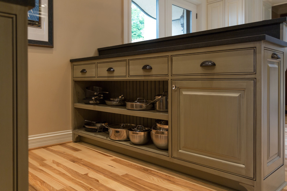 Lakefront Kitchen Remodel - Traditional - Kitchen - Chicago - by ...