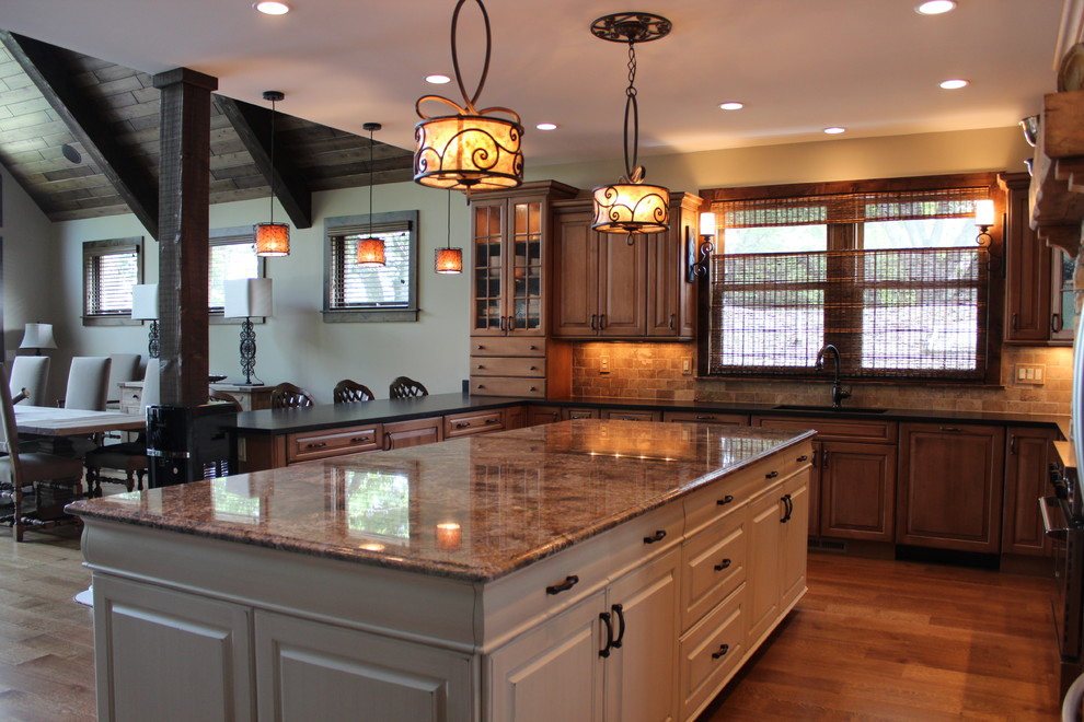 Lakehouse Rebuild - Traditional - Kitchen - Chicago - by Leslie ...