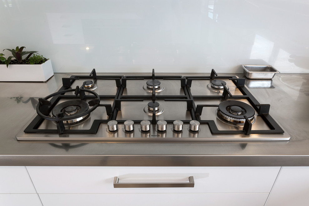 Large 6-burner Bosch Gas Hob - Modern - Kitchen - Auckland - by ...