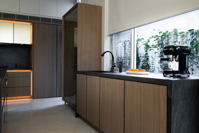 Large Modern Kitchen Strathfield - Modern - Kitchen - Sydney - by ...