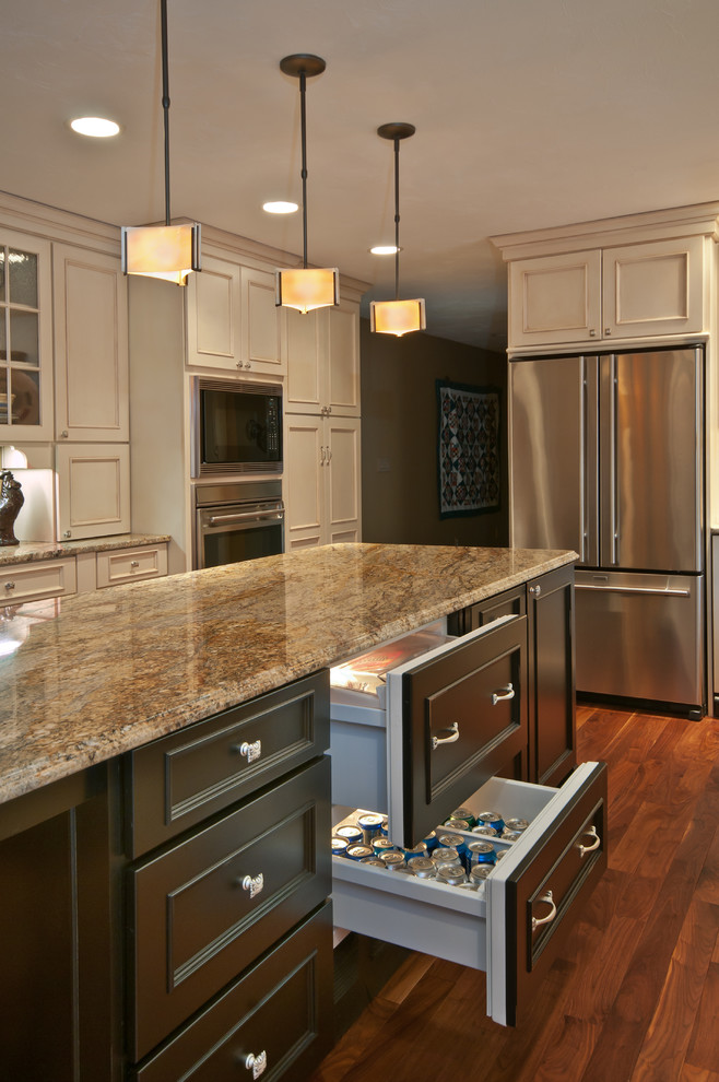 Laurie & Albert - Traditional - Kitchen - Boston - by The Cabinetry | Houzz