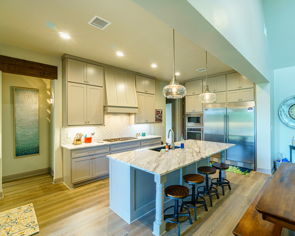 LBJ Lake House - Farmhouse - Kitchen - Austin - by mfm design group | Houzz