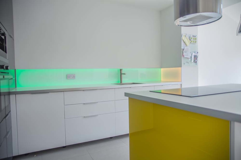 LED Illuminated Kitchen Glass Back Splash - Modern - Kitchen ...