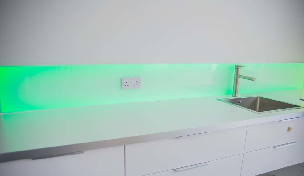 LED Illuminated Kitchen Glass Back Splash - Modern - Kitchen ...