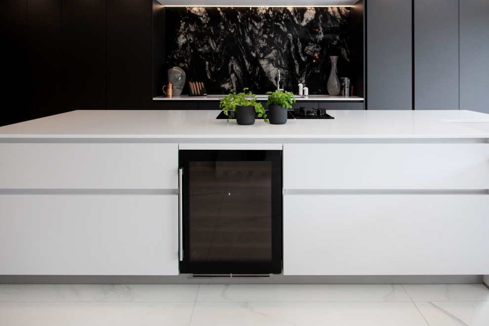 Leicht by Vogue Kitchens - Contemporary Monochrome Open Plan Smart ...