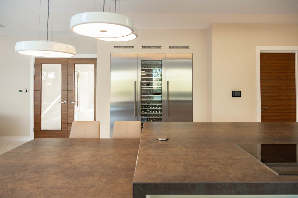 Leicht by Vogue Kitchens - Smart Open Plan Kitchen in NW London ...