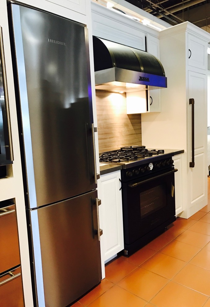 LIEBHERR AND TECHNO-GAS - Traditional - Kitchen - Charlotte - by ...