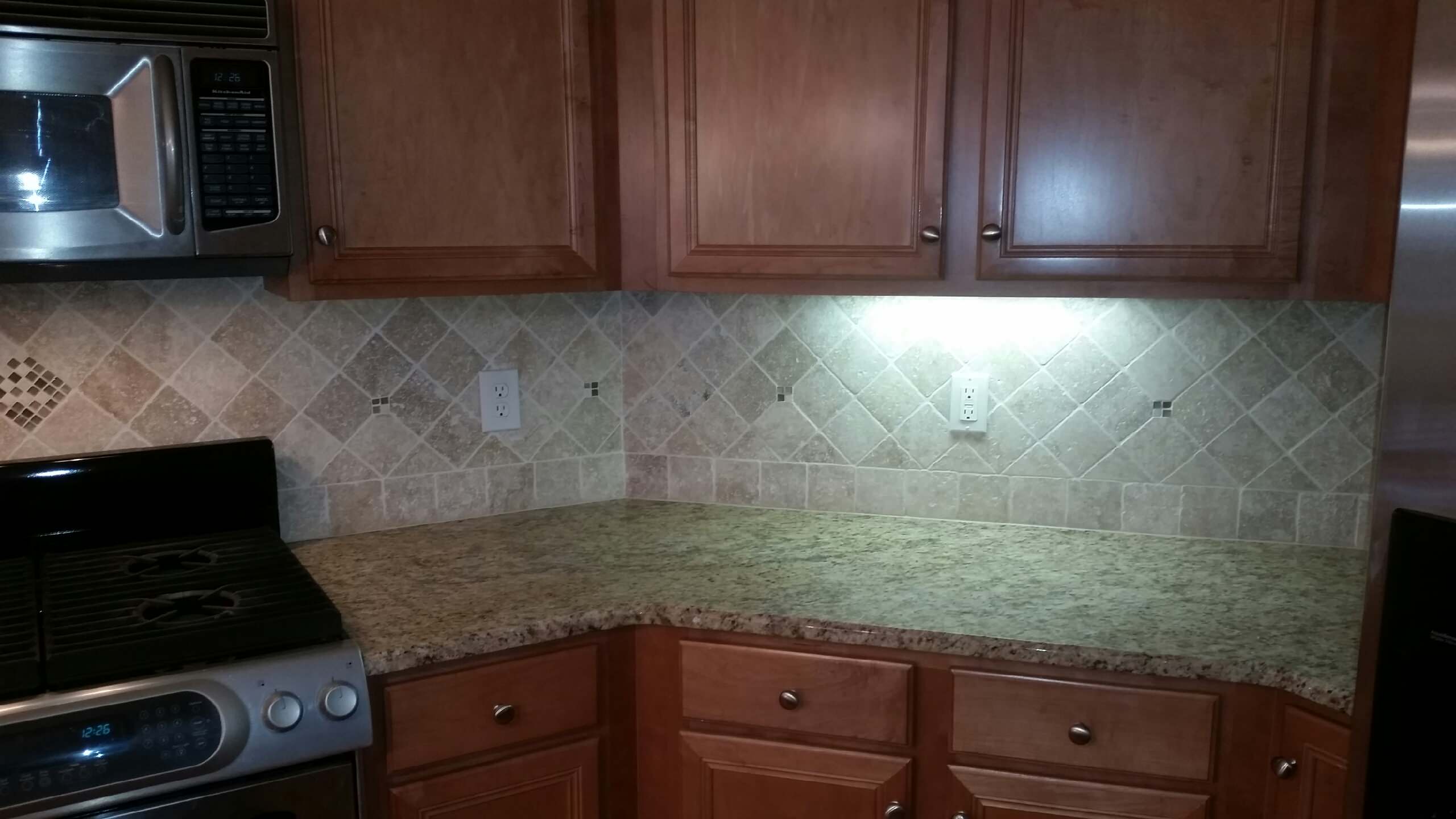 Tumbled Travertine Tile Backsplash