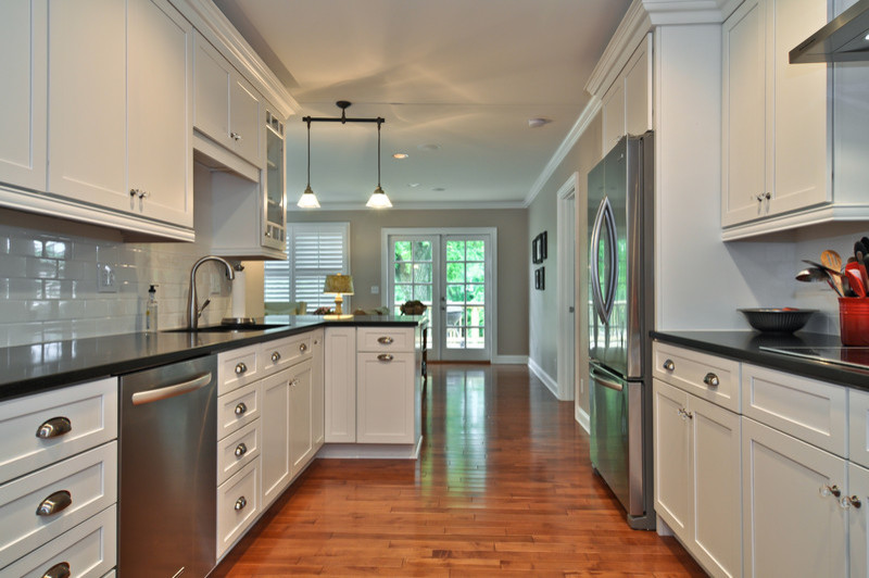 Linden Kitchen - Traditional - Kitchen - Nashville - by The Kingston ...