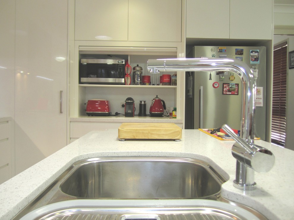 Liz & Graham Sullivan - Contemporary - Kitchen - Brisbane - by Brisbane ...