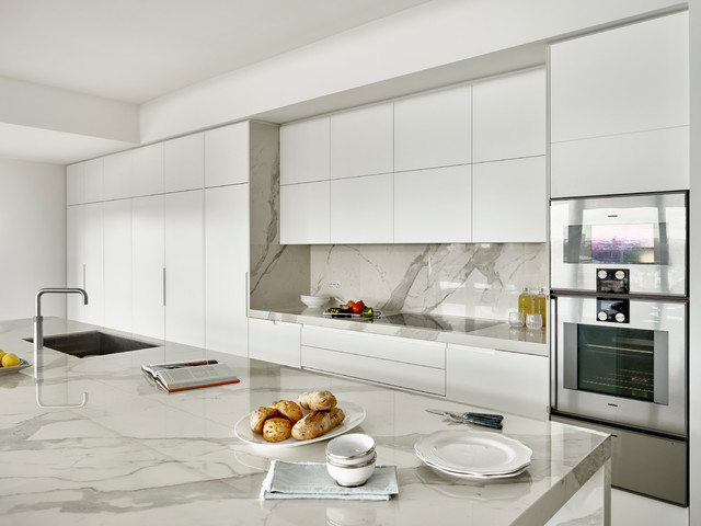 London Penthouse Apartment Kitchen - Modern - Kitchen - London - by ...
