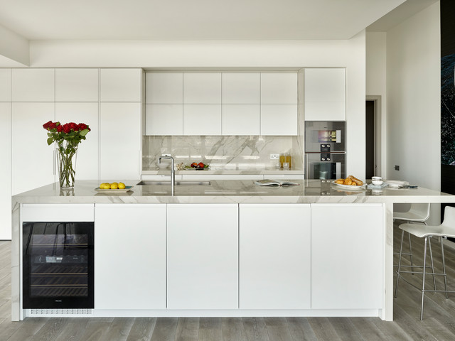 London Penthouse Apartment Kitchen - Modern - Kitchen - London - by ...