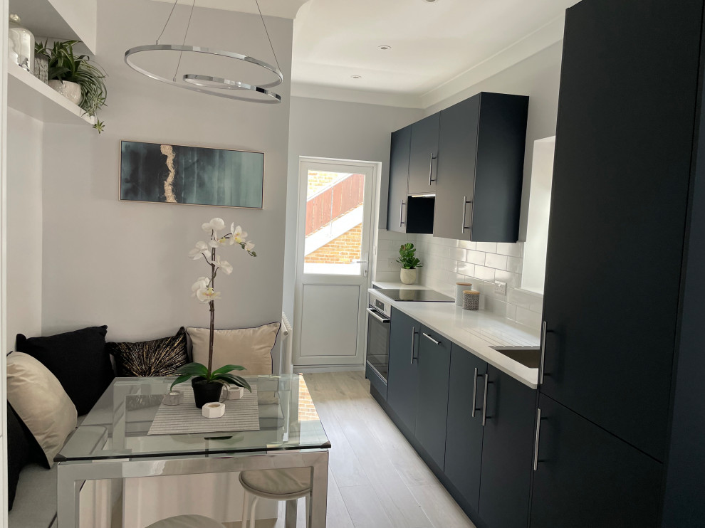 London pied a terre - Fulham - Contemporary - Kitchen - by Emily Rennie ...