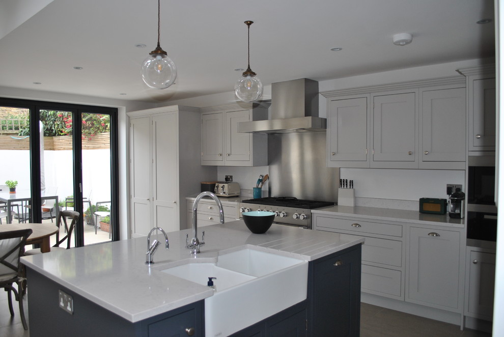 London Shaker style kitchen in family house - Modern - Küche - London ...