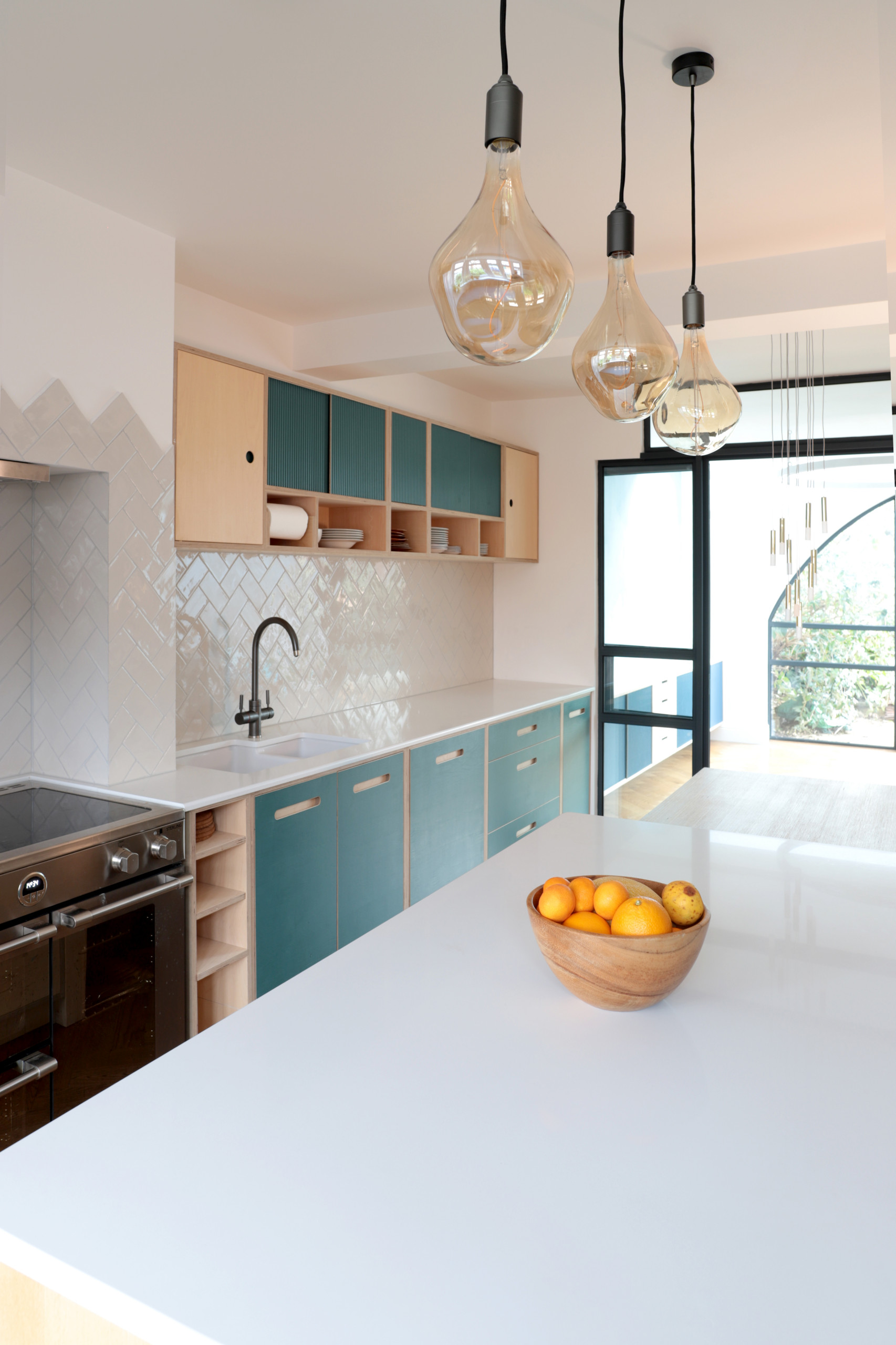 Kitchen Tour: Ingenious Extras Add Practicality to a Bright Space ...
