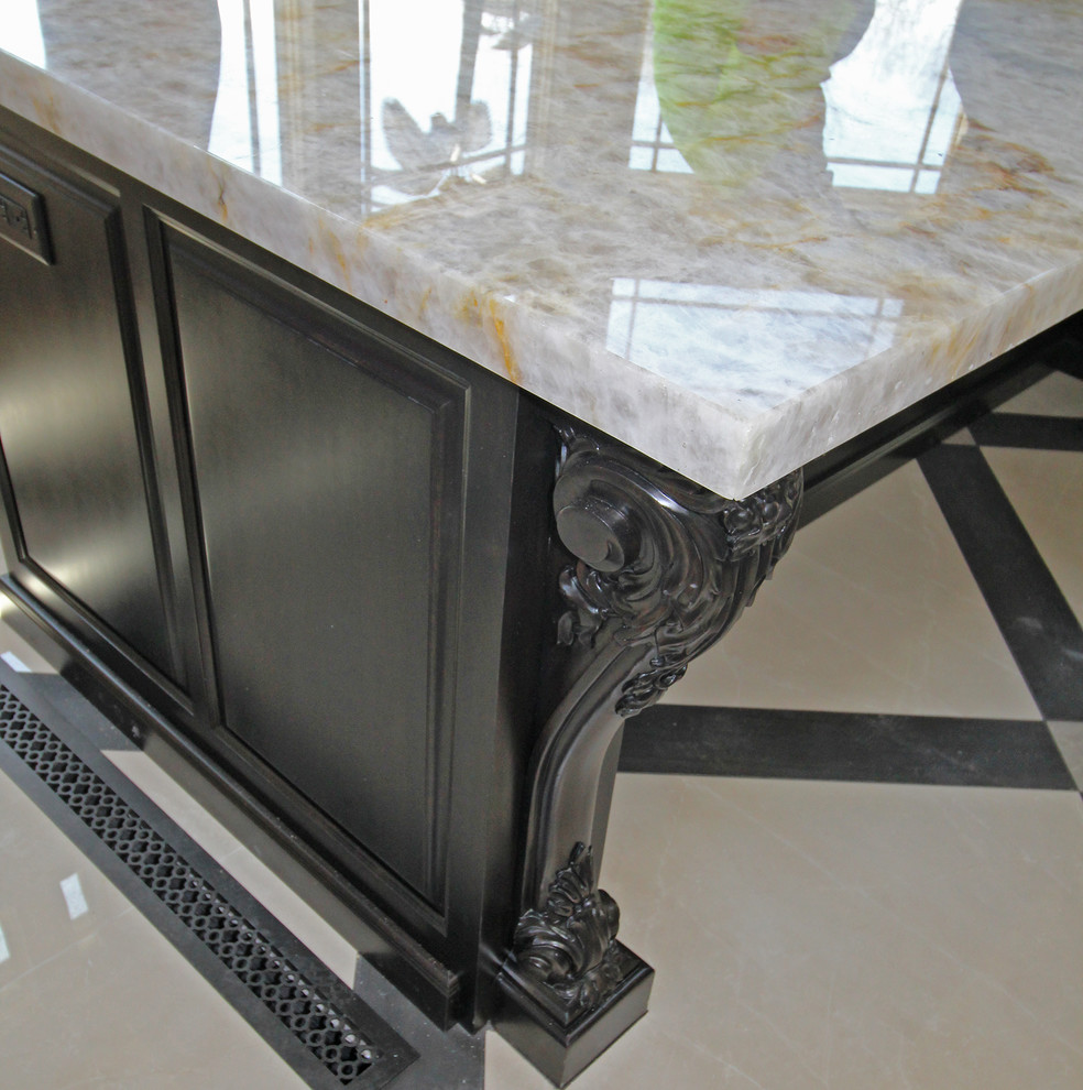 Lucent Quartzite Island & Kitchen Addition - Classique - Cuisine ...