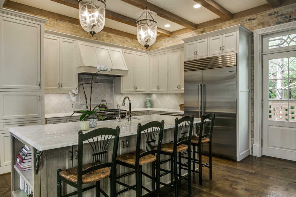 Luxury Home Designed and Built by Tony McClung - Clásico - Cocina ...