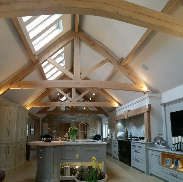 Magnificent Oak Trusses and Purlins on Barn Conversion - Clásico ...
