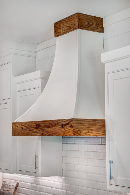 Magnolia-Inspired Farmhouse - Campagne - Cuisine - Charlotte - par ...