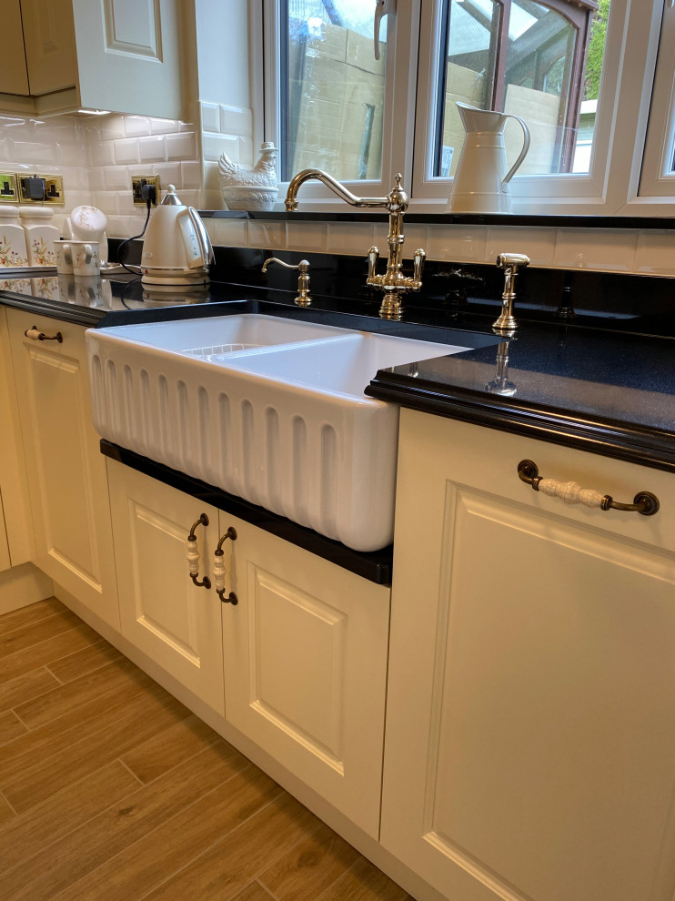 Manor House Kitchen, Buxted - Traditional - Kitchen - Sussex - by ...