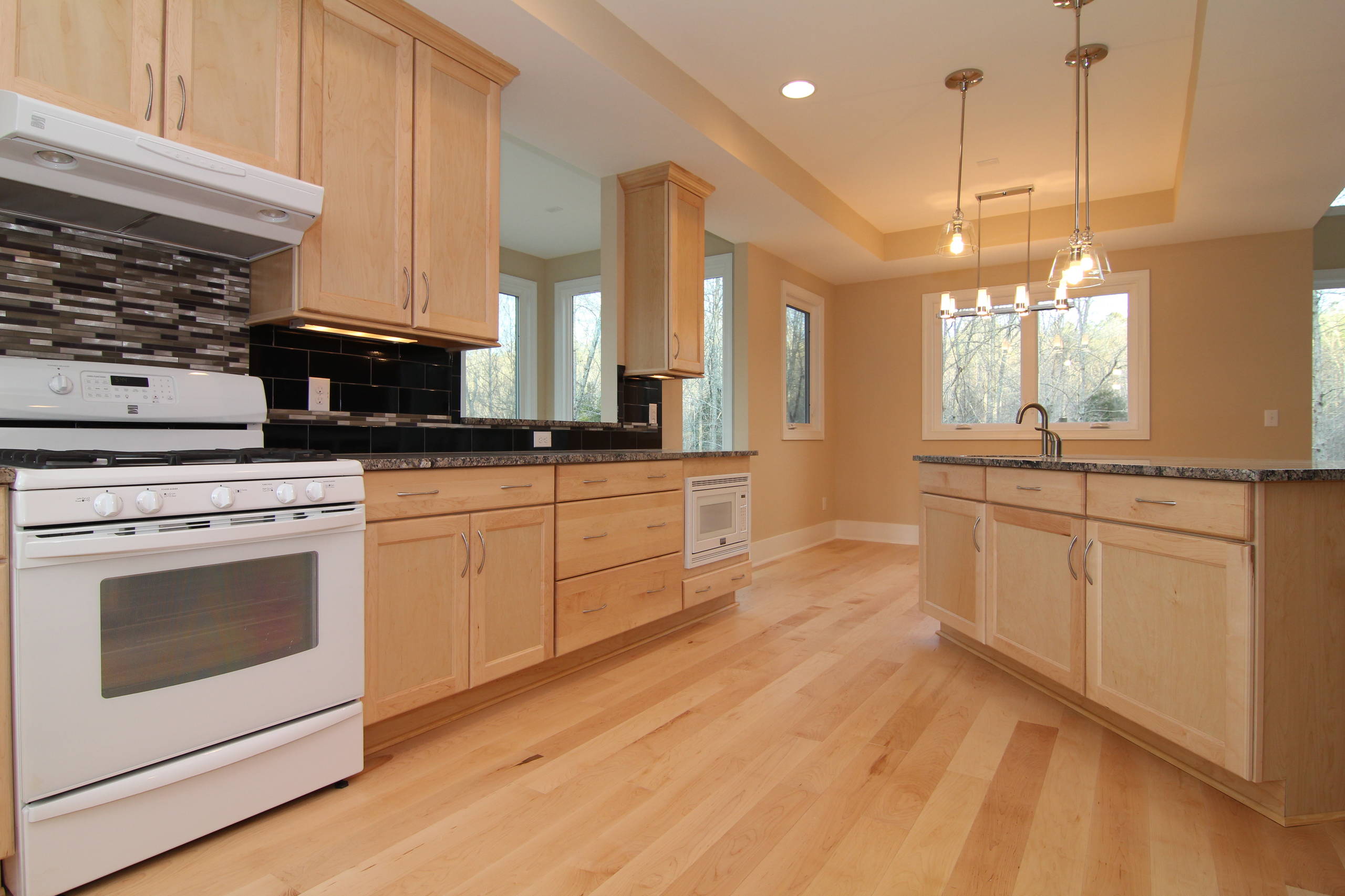 Sunset Maple With Kitchen Appliances