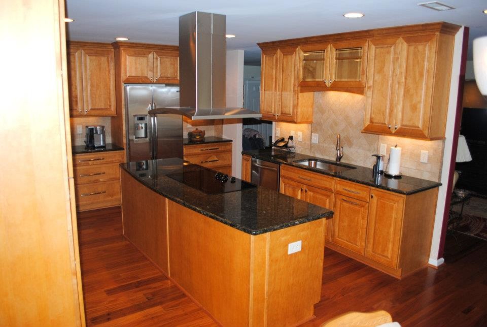 Maple Prescott Butterscotch Cabinets, Peacock Granite, Tile Backsplash ...