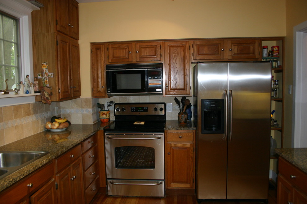 Marshall Place - Traditional - Kitchen - St Louis - by Las Aguilas ...