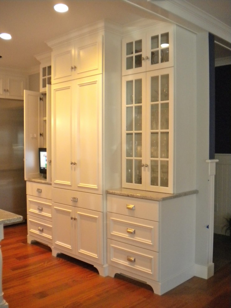 Martha's Vineyard Kitchen - Traditional - Kitchen - Boston - by Simply ...