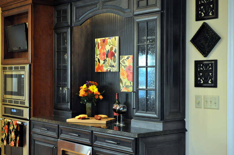Maryland Heights Kitchen - Traditional - Kitchen - St Louis - by ...