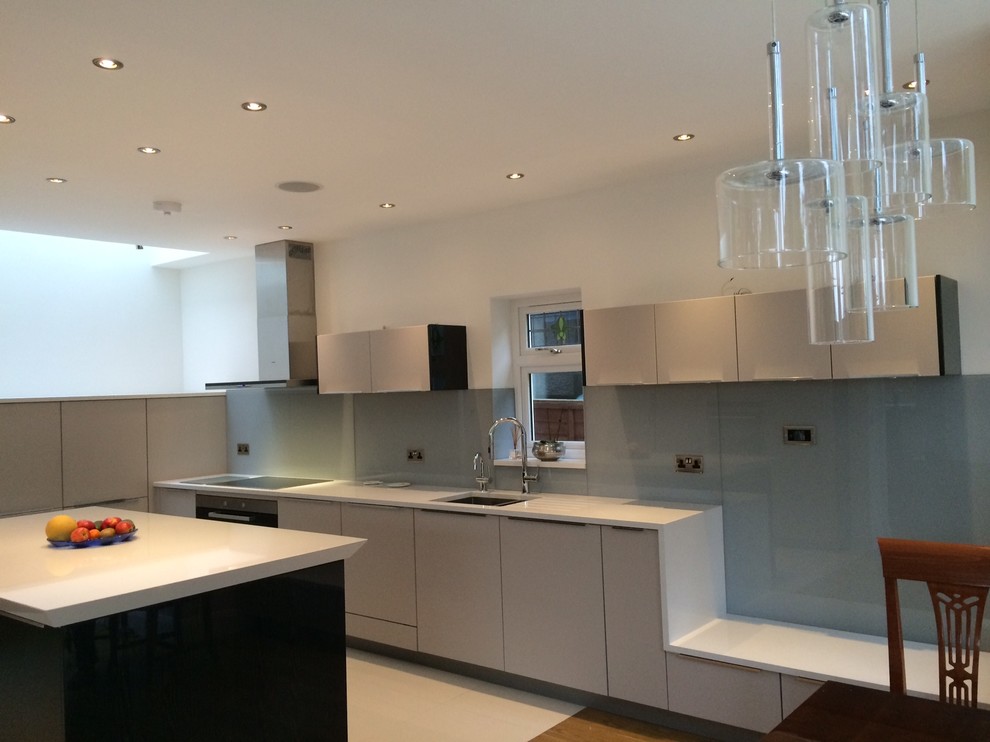Matt Cashmere kitchen with High gloss real wood - Contemporary ...