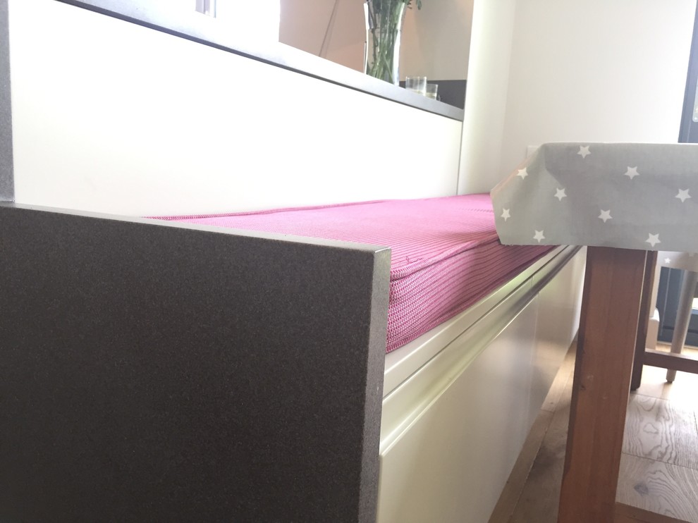 Matt Mussel Handleless kitchen - Contemporary - Kitchen ...