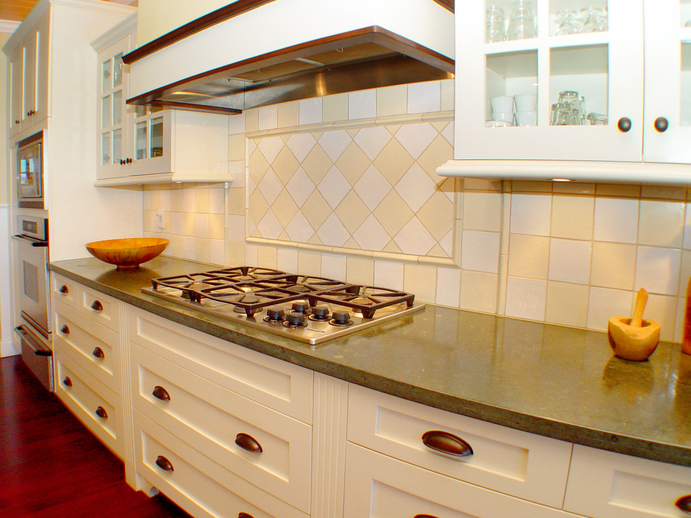 Maui Plantation Kitchen - Tropical - Kitchen - Hawaii - by Tervola ...