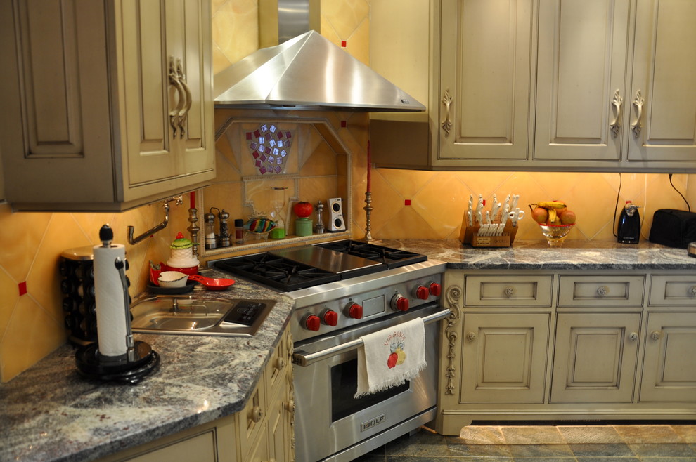 MC Country Kitchen - Traditional - Kitchen - Richmond - by SEABOARD ...