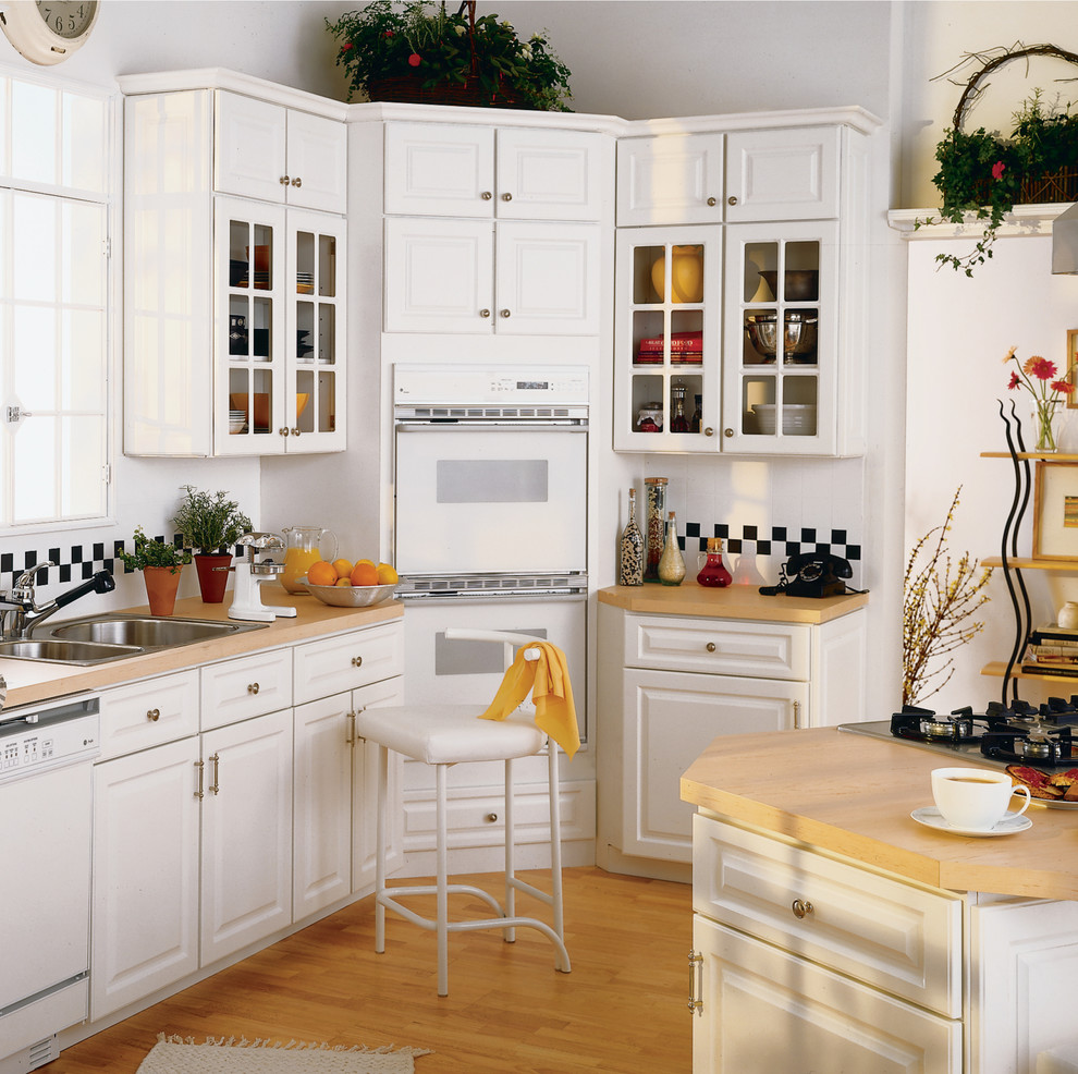 Medallion Door Styles - Traditional - Kitchen - Other - by McMunn ...