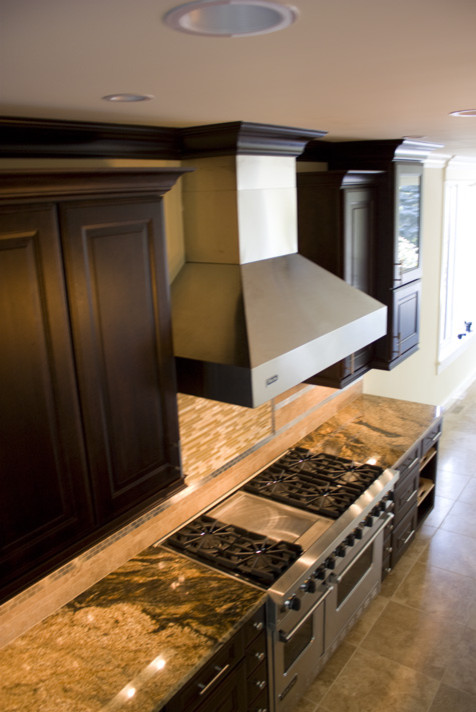 Medina Kitchen - Traditional - Kitchen - Seattle - by Kitchen & Bath ...