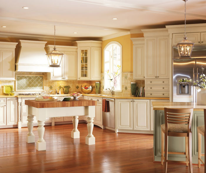 Melbourne Collection By Dynasty Cabinetry - Traditional - Kitchen ...