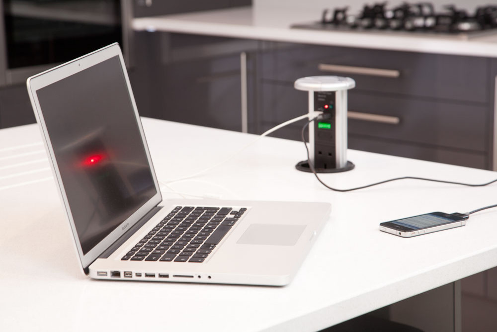 Are These the Best Kitchen Islands With Built-in Tech? | Houzz IE