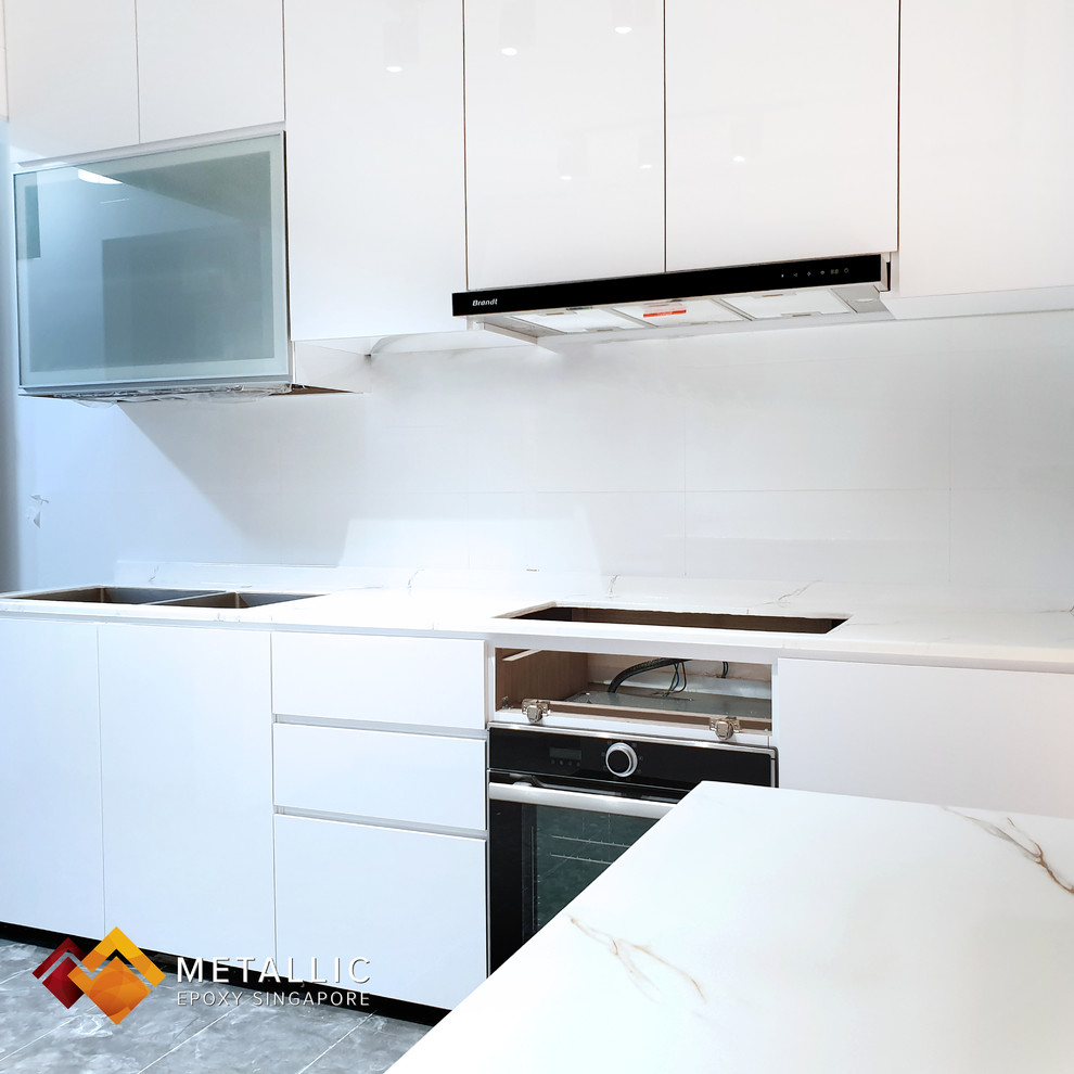 Metallic Epoxy Countertop Design (Silver & Gold Veins on White Base ...