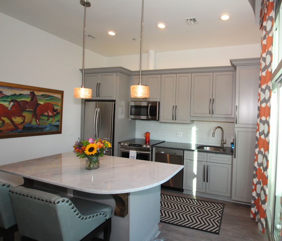 METROPOLIS FULL REDO - Transitional - Kitchen - Atlanta - by Decasa ...