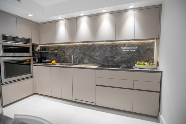 Miami Beach Condo renovation - Modern - Kitchen - Miami - by Stol ...